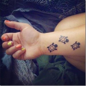 25+ Minimalist Turtle Tattoo Designs That Will Inspire You To Get Inked ...
